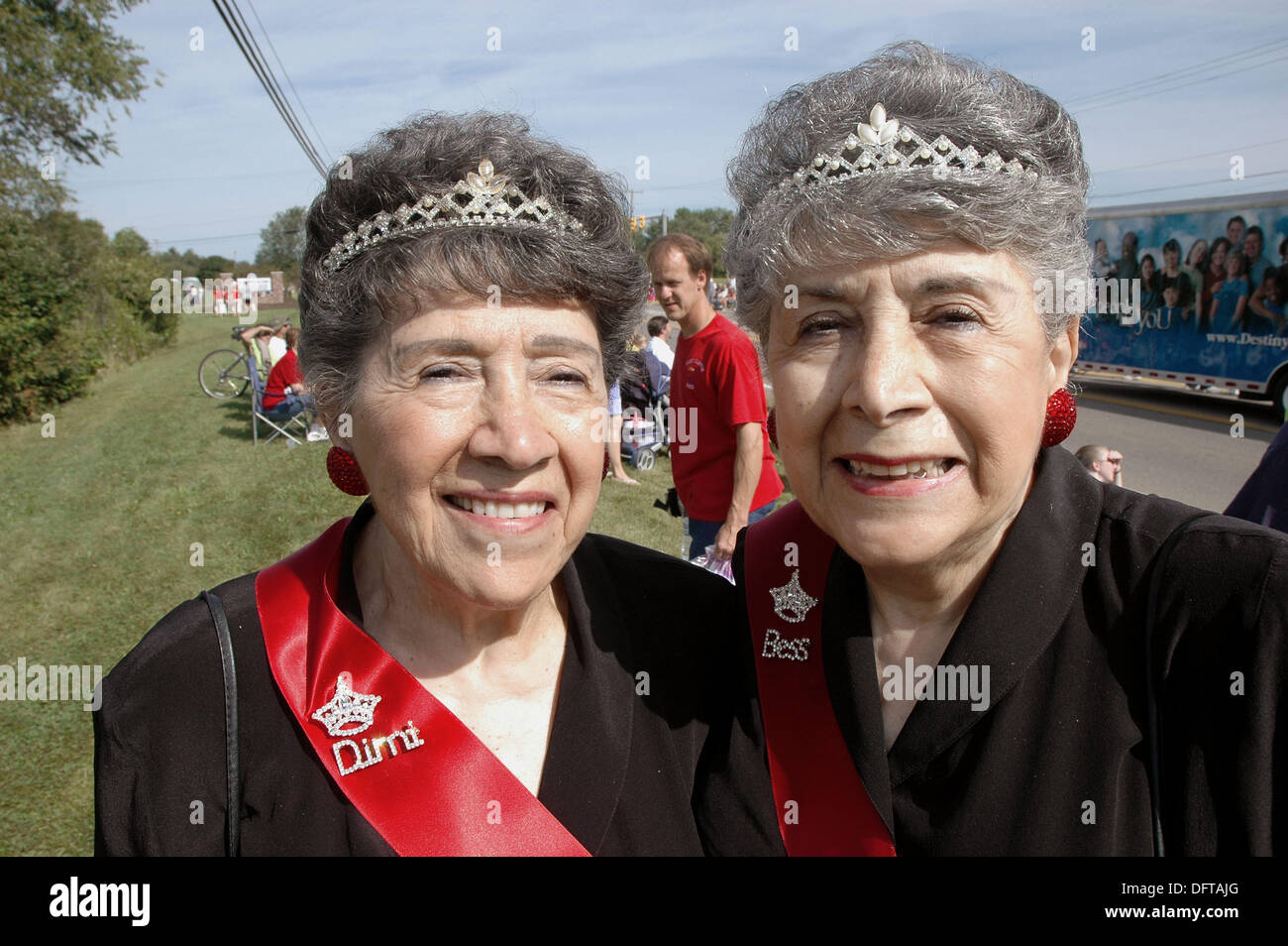 My sisters crown hi-res stock photography and images - Alamy