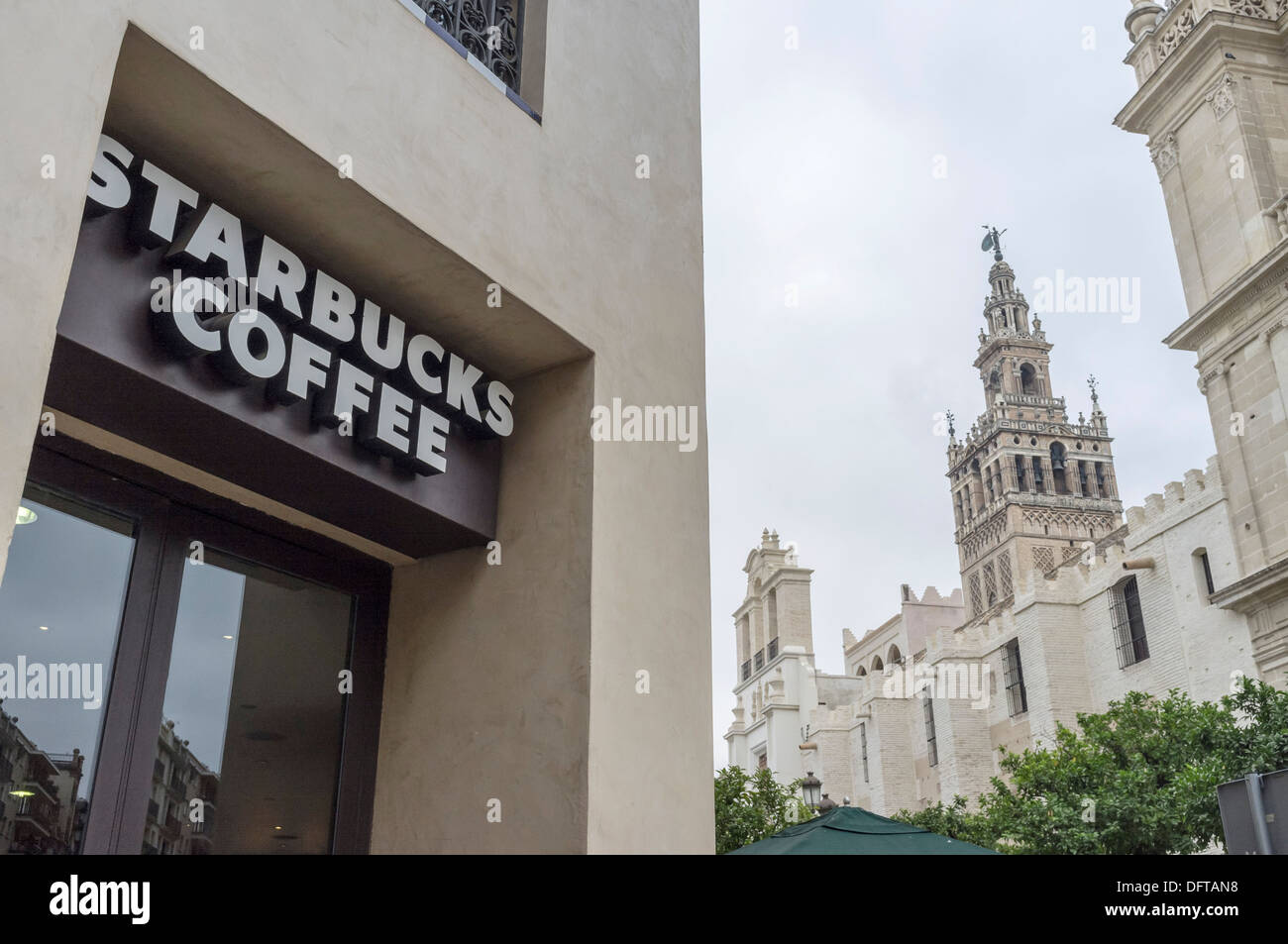 Starbucks spain hi-res stock photography and images - Alamy