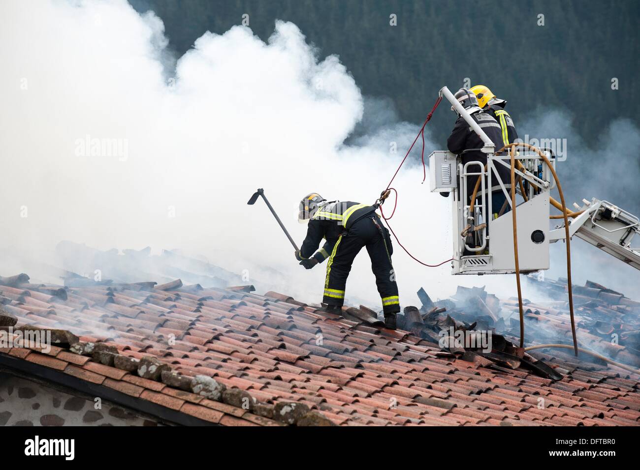 Farmer house hi-res stock photography and images - Alamy
