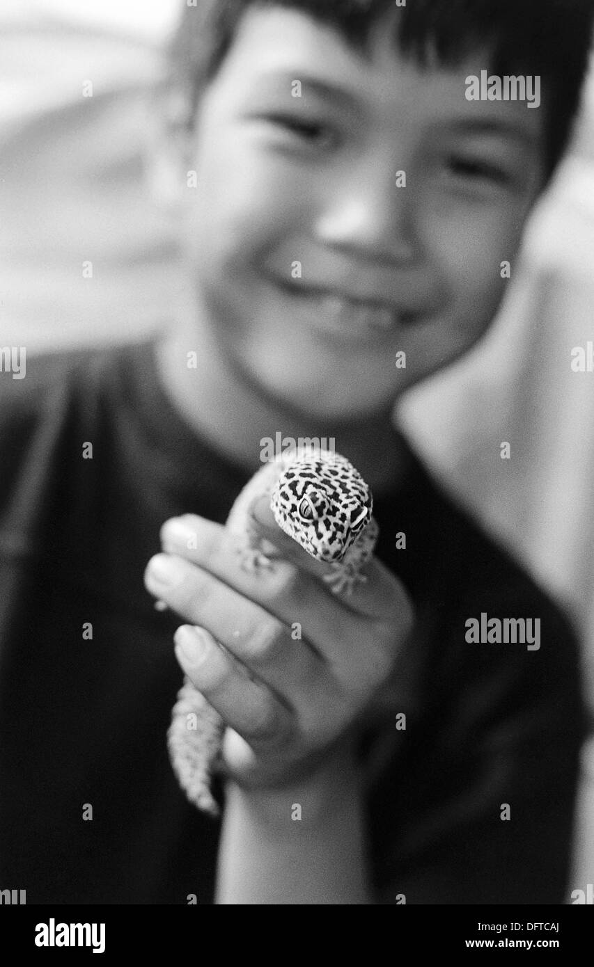 American indian boy Black and White Stock Photos & Images - Alamy