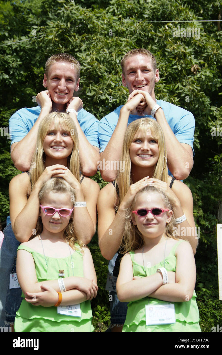 Twins convention twinsburg ohio hi-res stock photography and images - Alamy