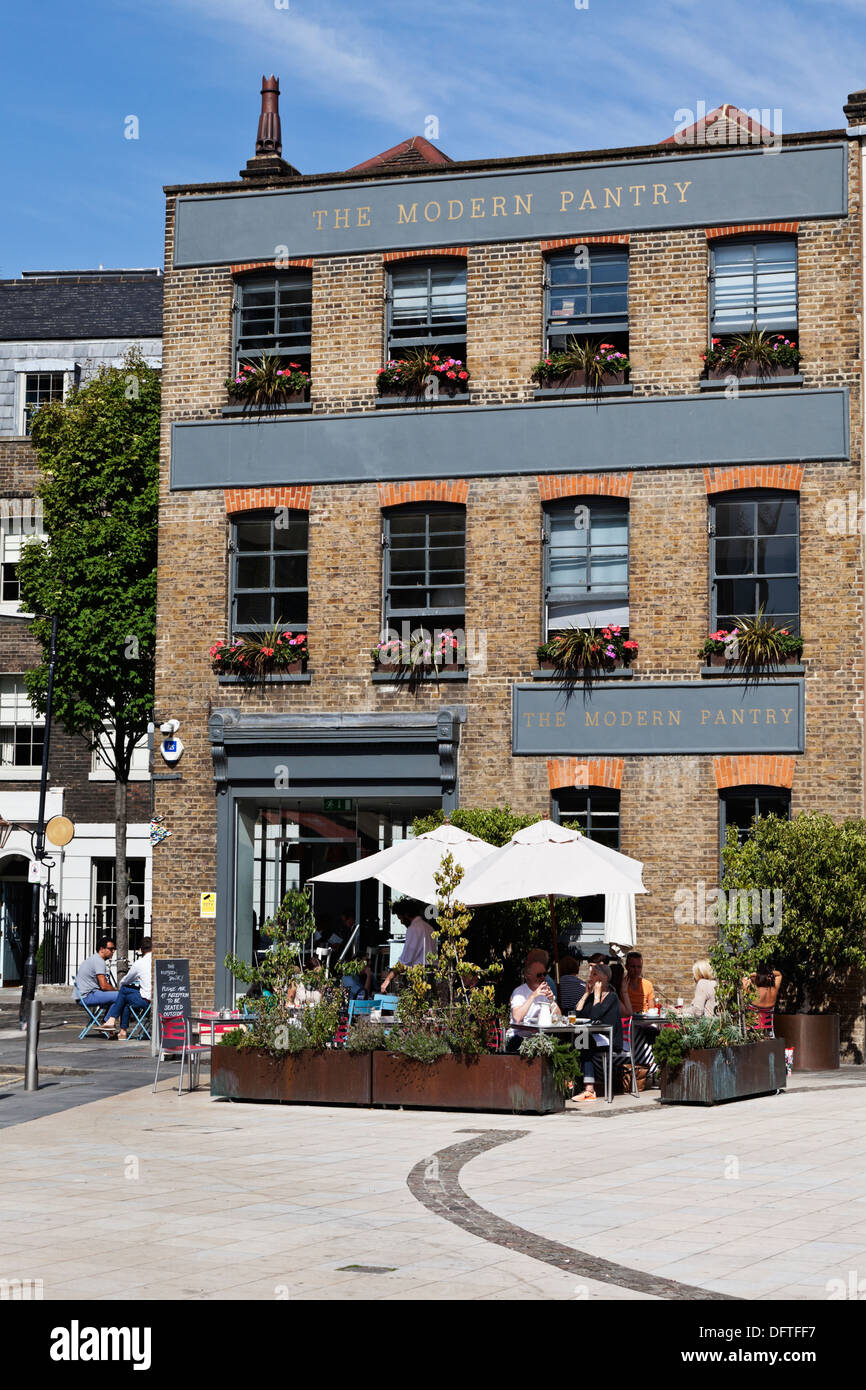 Cafe cafes london hi-res stock photography and images - Alamy