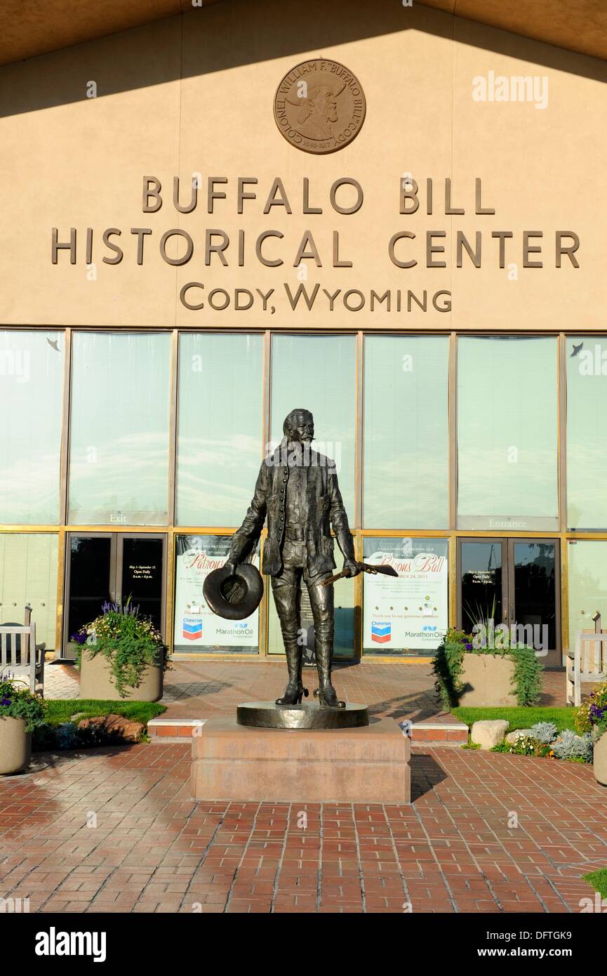 Buffalo bill center west statue hi-res stock photography and images - Alamy