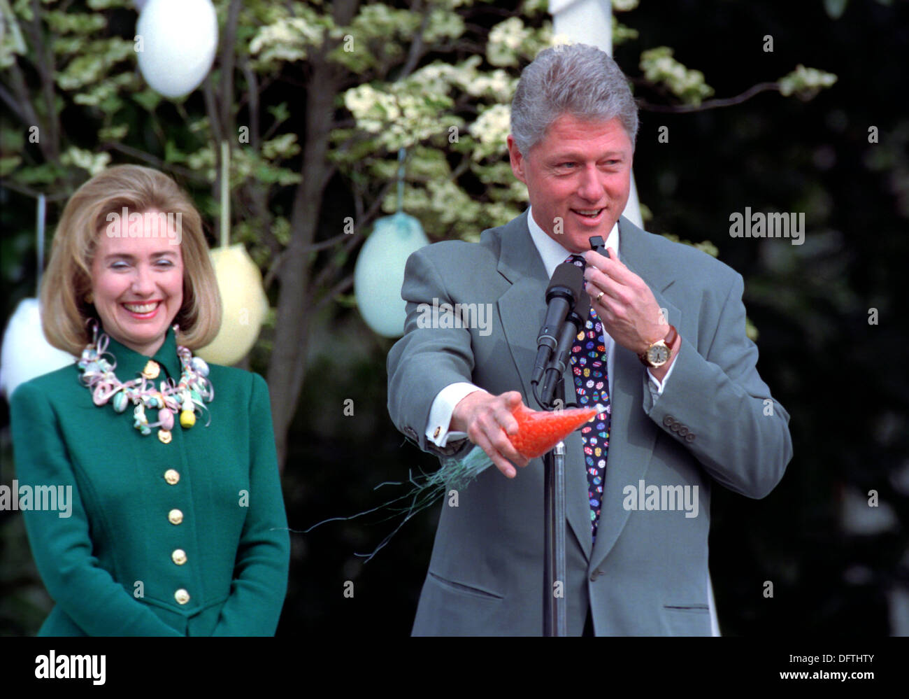 Us president bill clinton easter hi-res stock photography and images ...