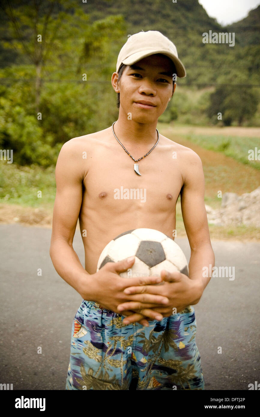 Vietnamese boy headshot hi-res stock photography and images - Alamy