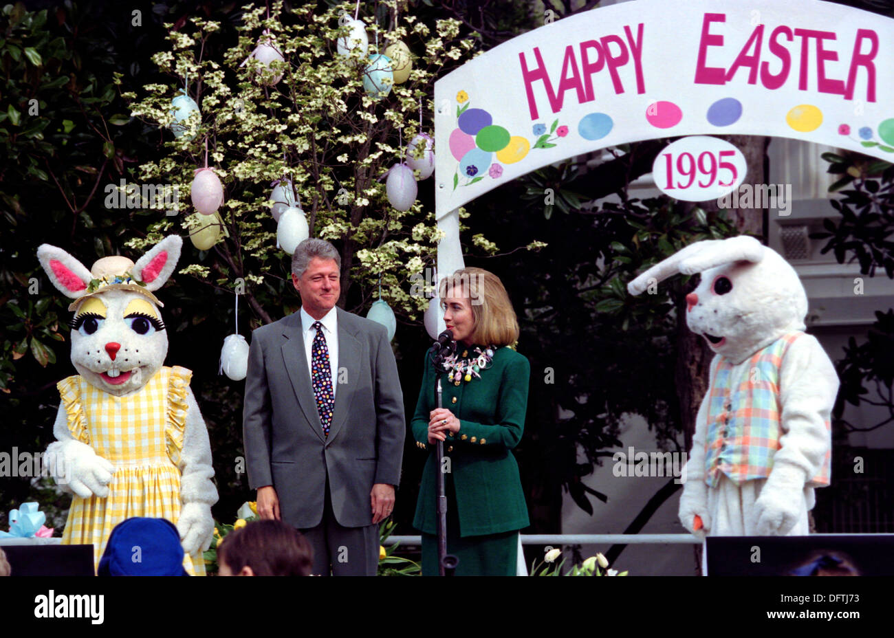 Us president bill clinton easter hi-res stock photography and images ...
