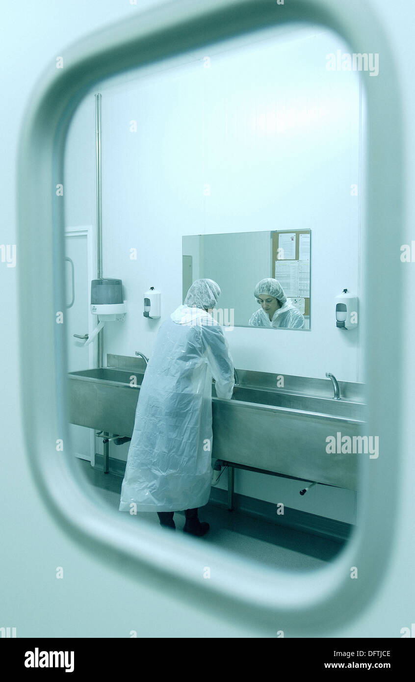 Frozen food industry, access to manufacturing line, clean area. Navarre ...