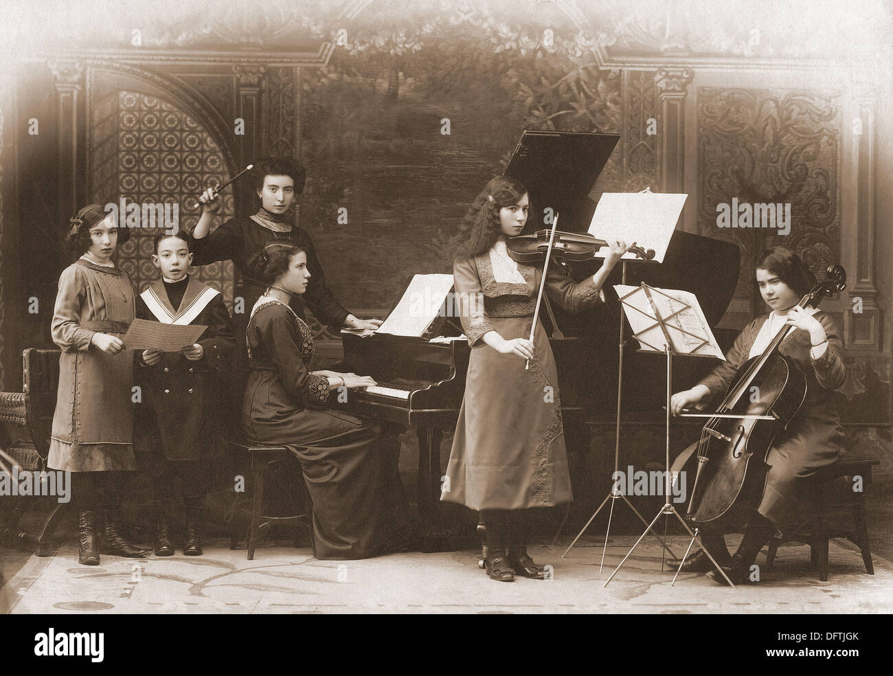 School Girl 1910 High Resolution Stock Photography and Images - Alamy