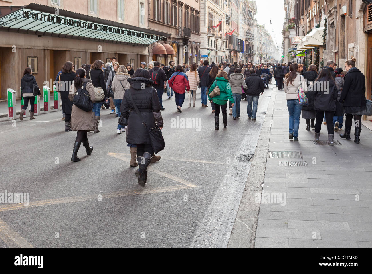 Via del corso hi-res stock photography and images - Alamy