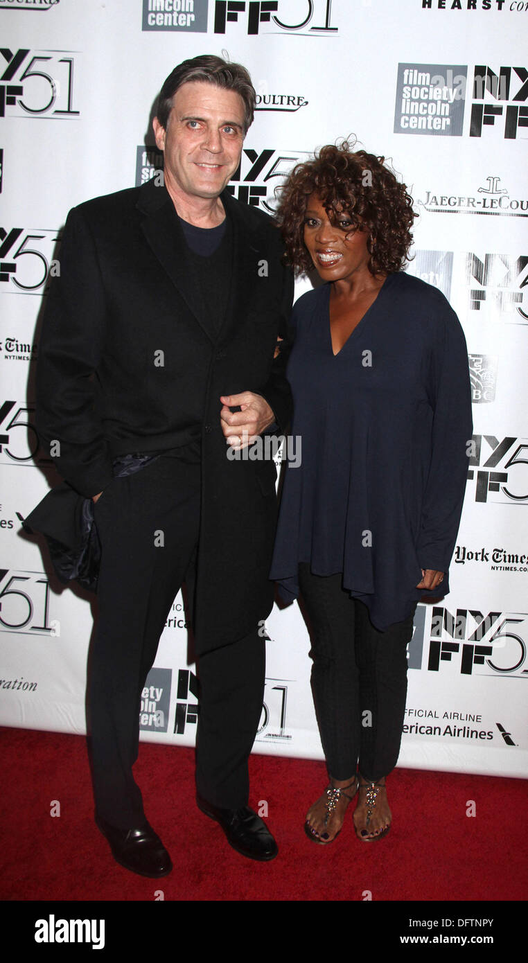 Alfre woodard and husband hi-res stock photography and images - Alamy