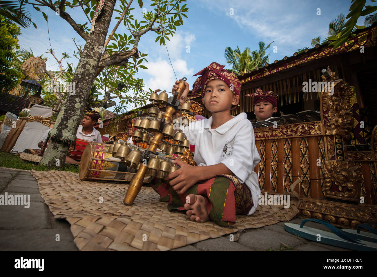 Indonesia bali gamelan traditional indonesian hi-res stock photography ...