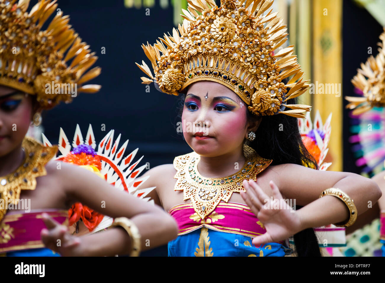 Children bali traditional dance hi-res stock photography and images - Alamy