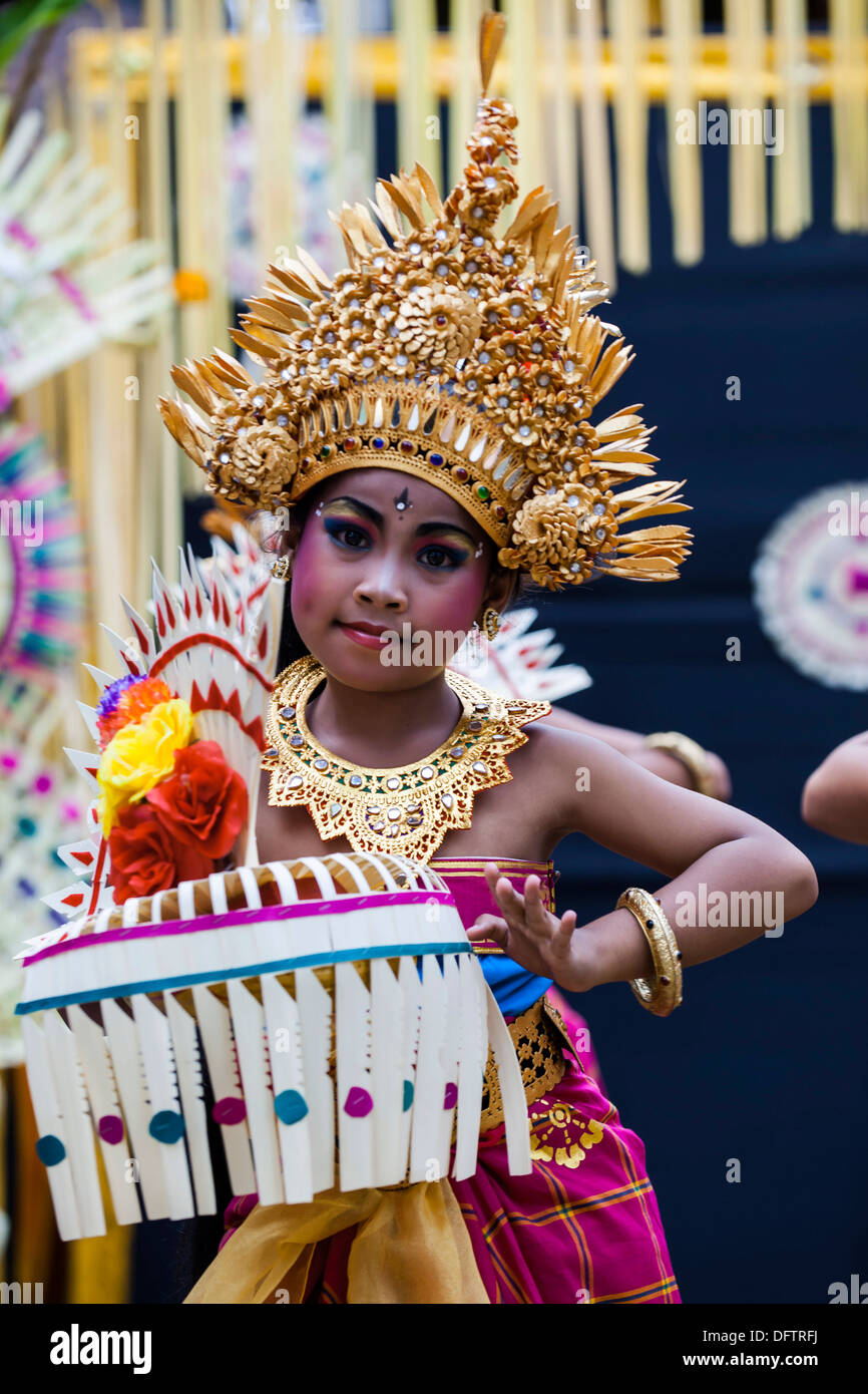 Girl during a Barong dance, Ubud, Bali, Indonesia Stock Photo - Alamy