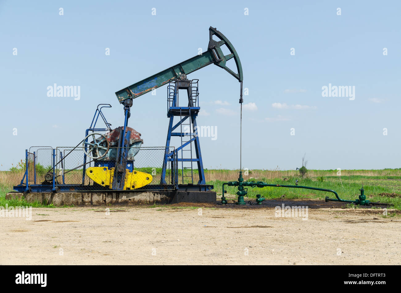 Sucker rod pump hi-res stock photography and images - Alamy