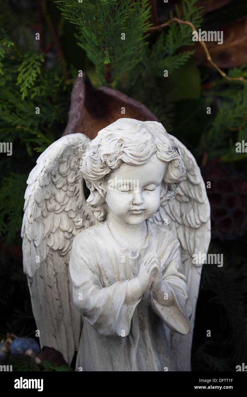 Little angel hi-res stock photography and images - Alamy