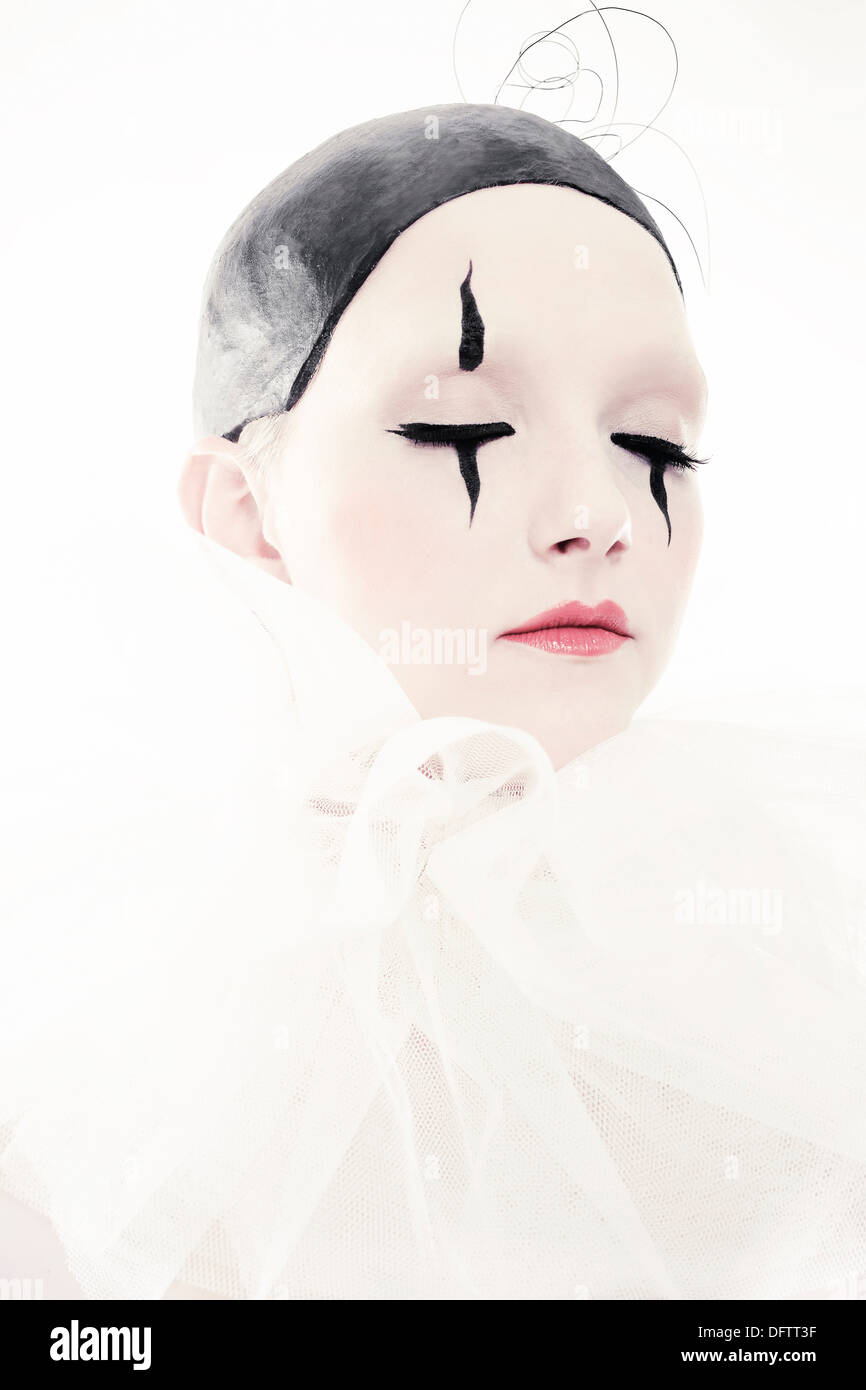 Pierrot clowns hi-res stock photography and images - Alamy