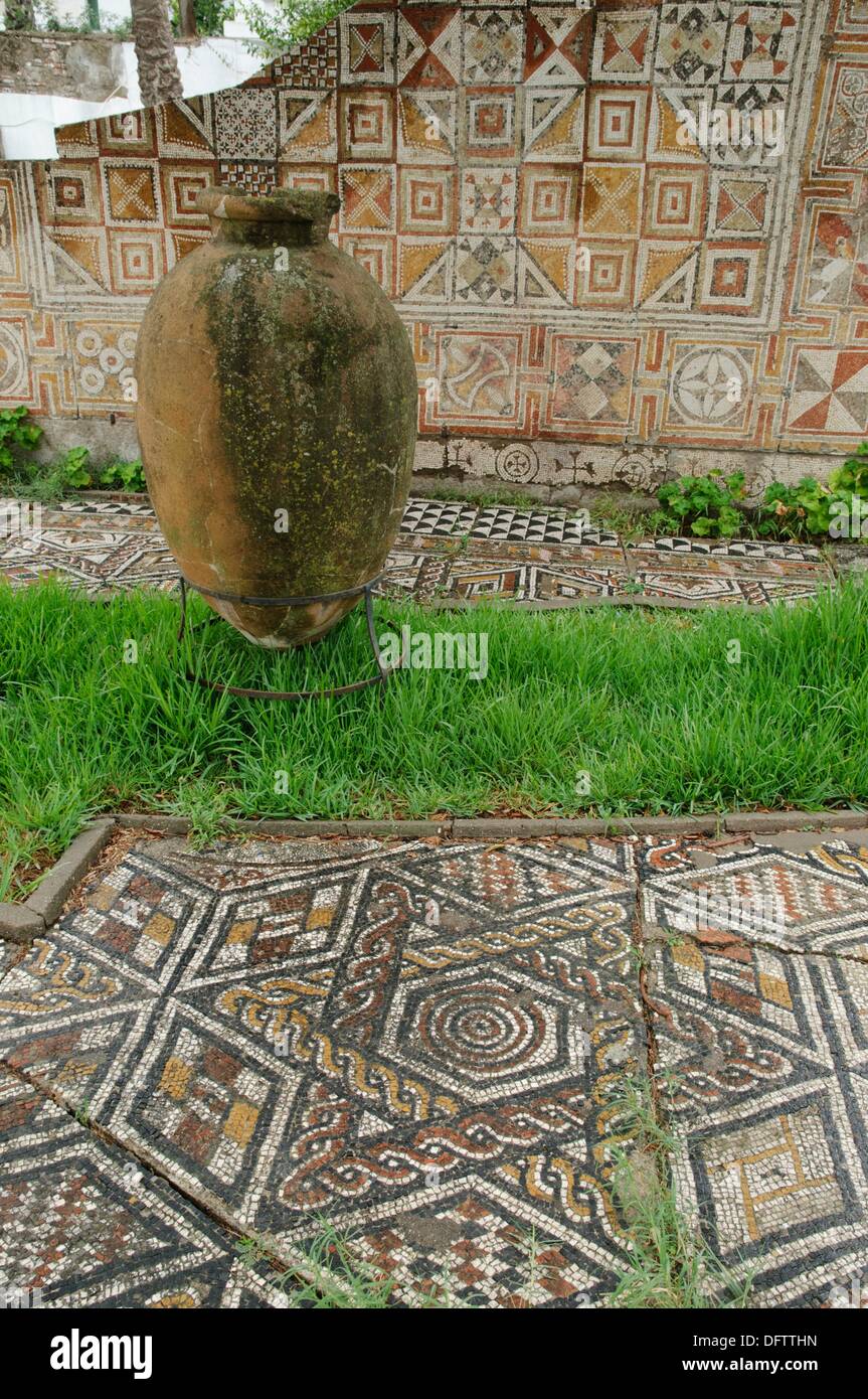 Mosaic work hi-res stock photography and images - Alamy