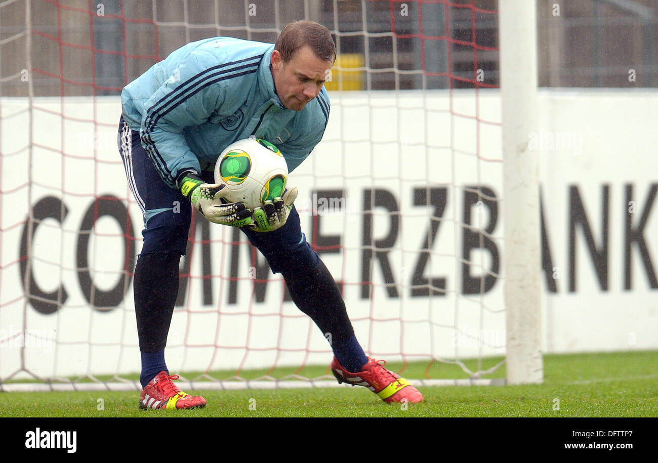 Duesseldorf, Germany. 09th Oct, 2013. Germany's goalkeeper Manuel Neuer ...