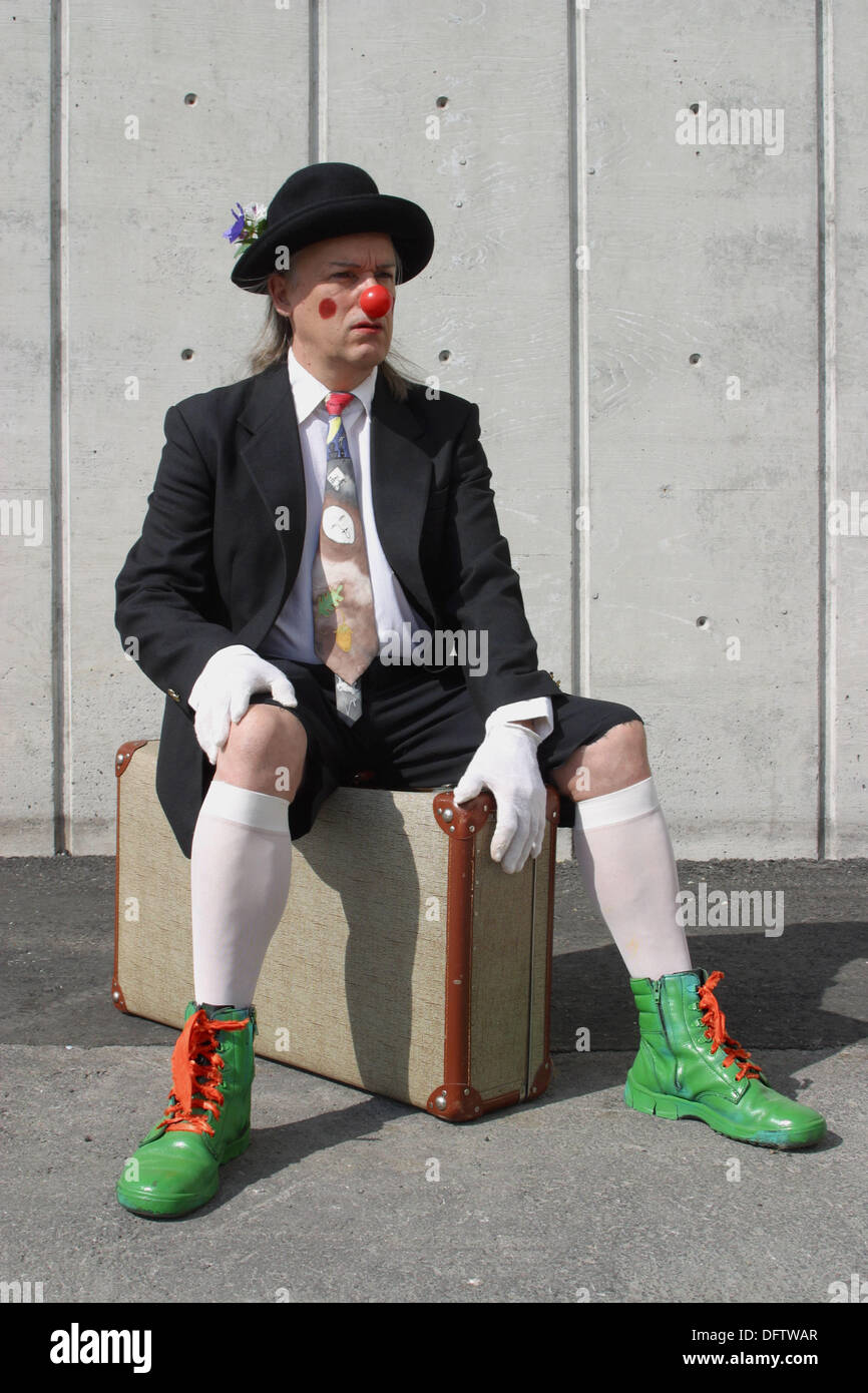 Clown stand hi-res stock photography and images - Alamy