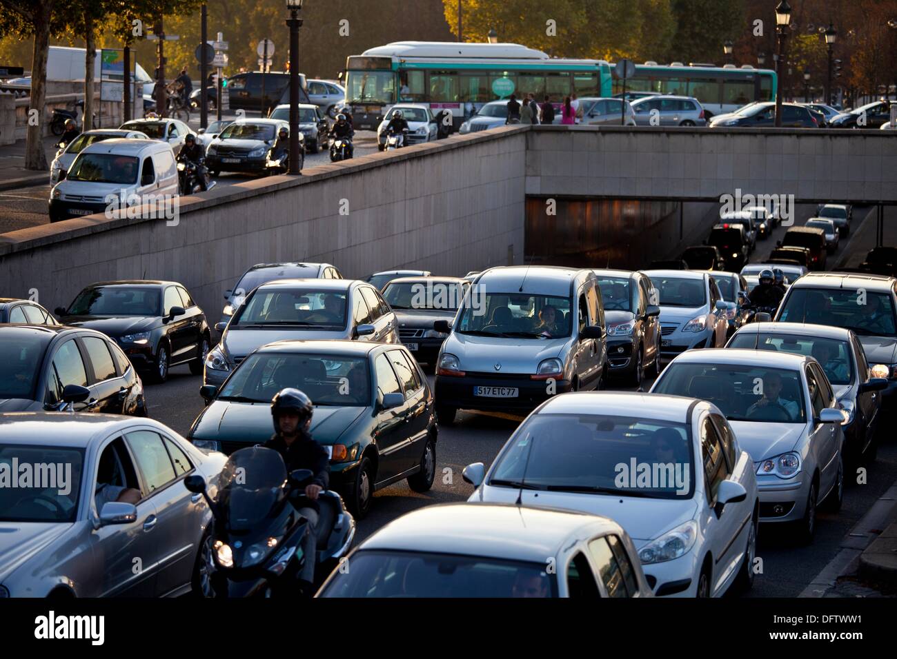The congestion in paris hi-res stock photography and images - Alamy