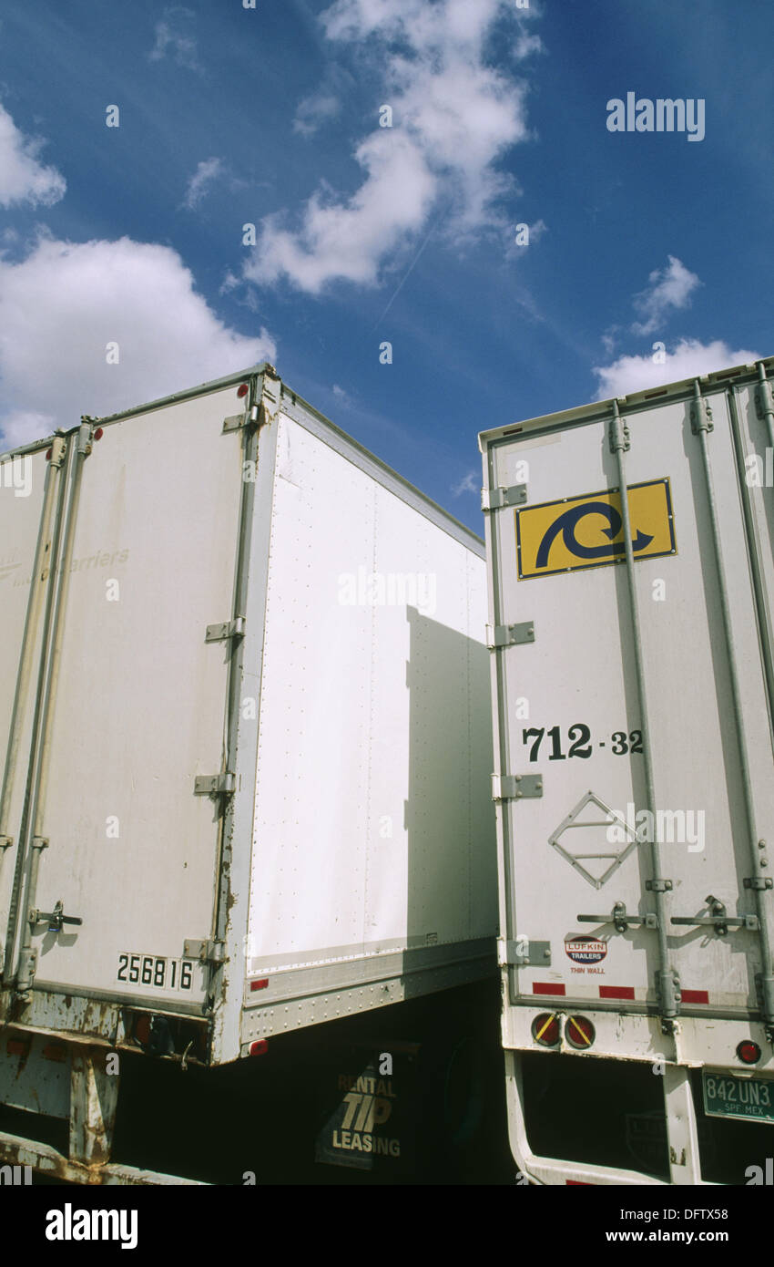 Two trailer lorry hi-res stock photography and images - Alamy