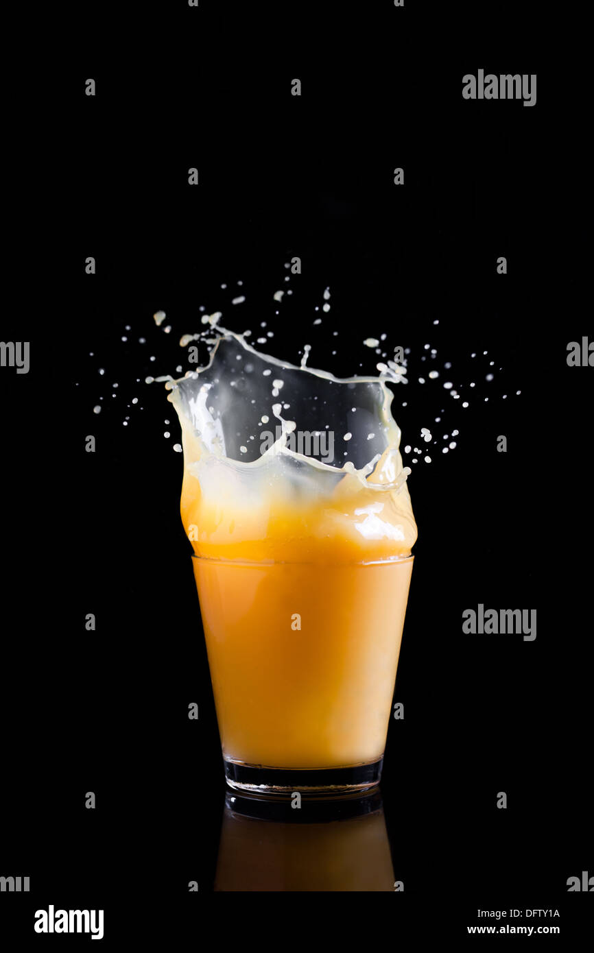 Black color splash hi-res stock photography and images - Alamy