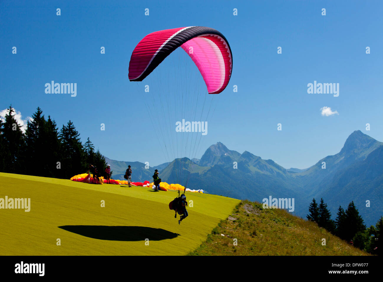 Hang gliding alps hi-res stock photography and images - Alamy