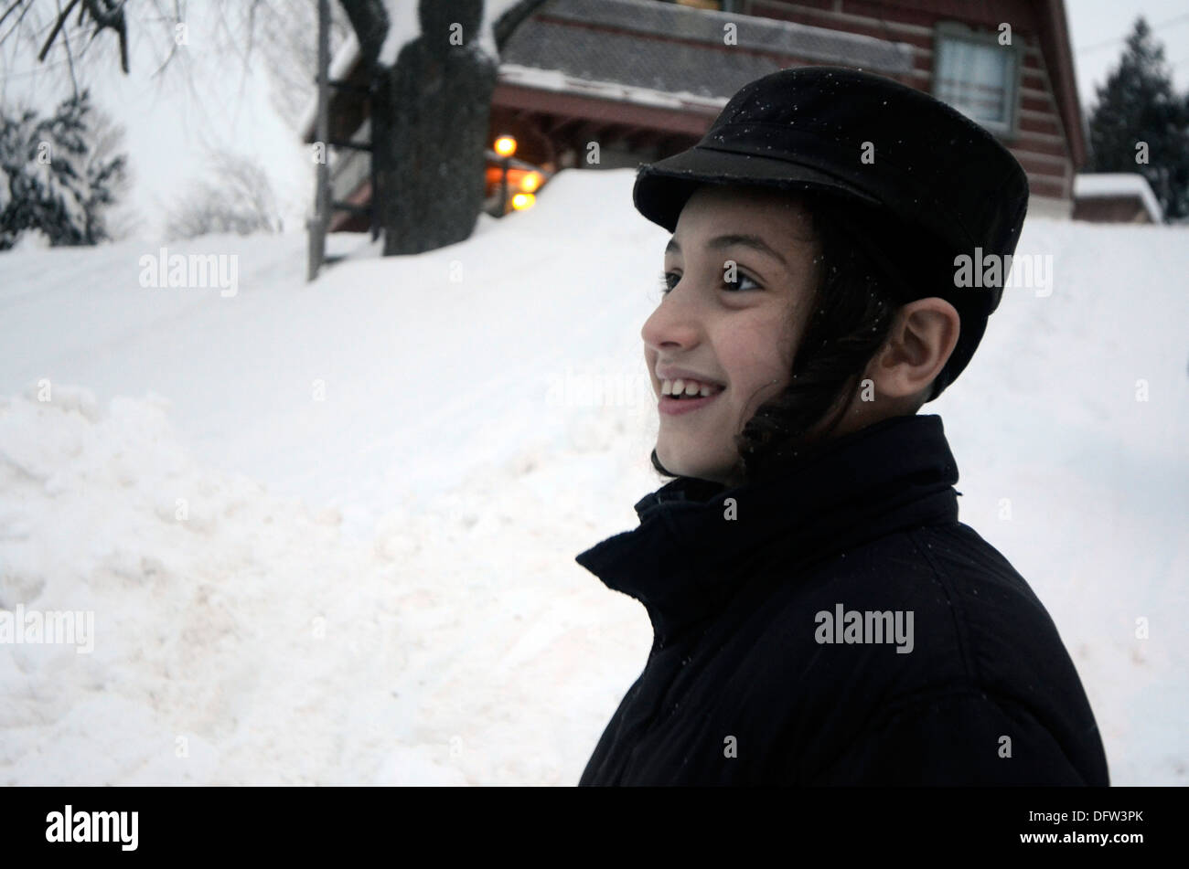 Orthodox jewish children playing in hi-res stock photography and images ...