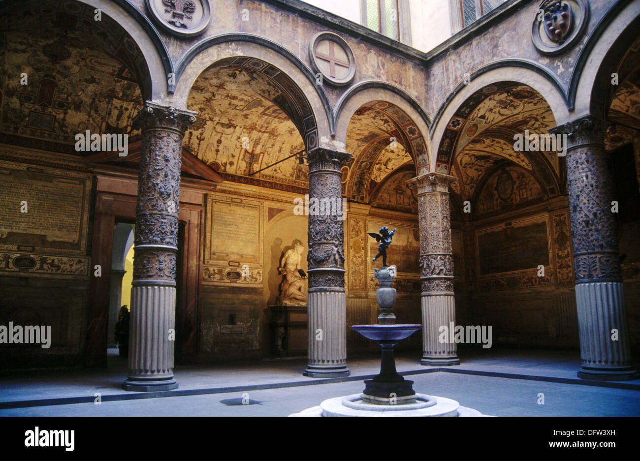 Palazzo vecchio courtyard hi-res stock photography and images - Alamy