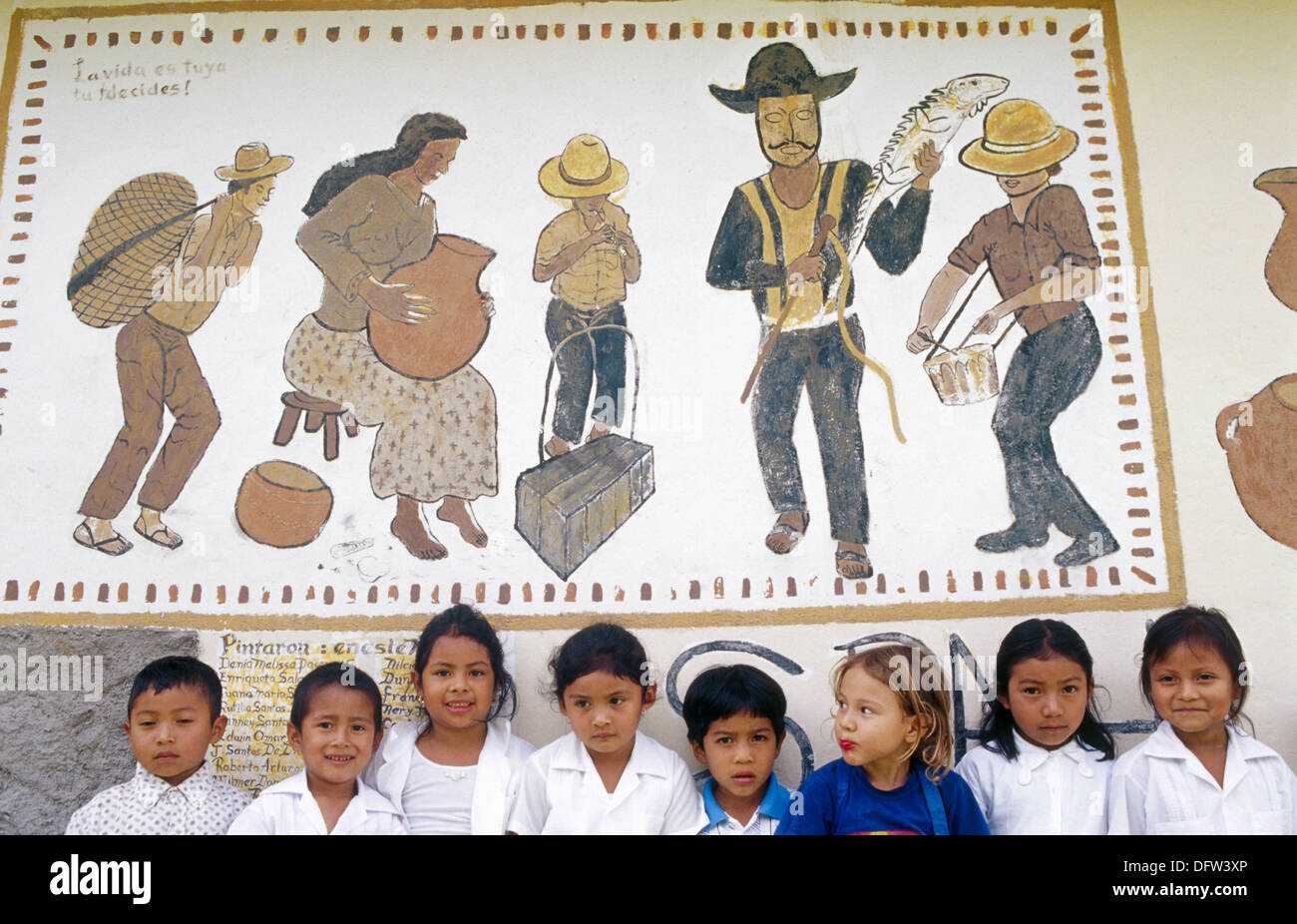 Native american mural child hi-res stock photography and images - Alamy