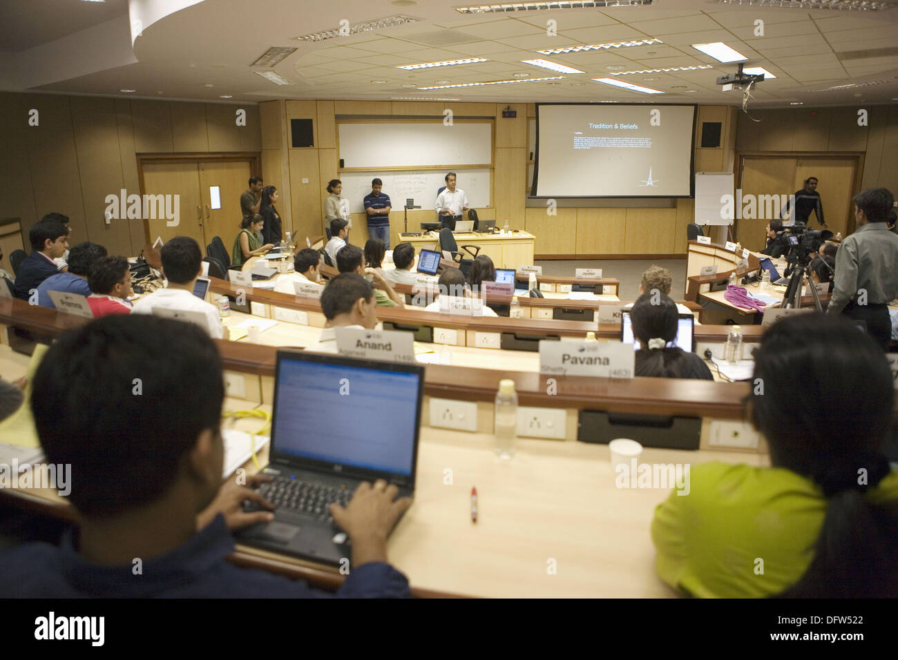 India business school hi-res stock photography and images - Alamy