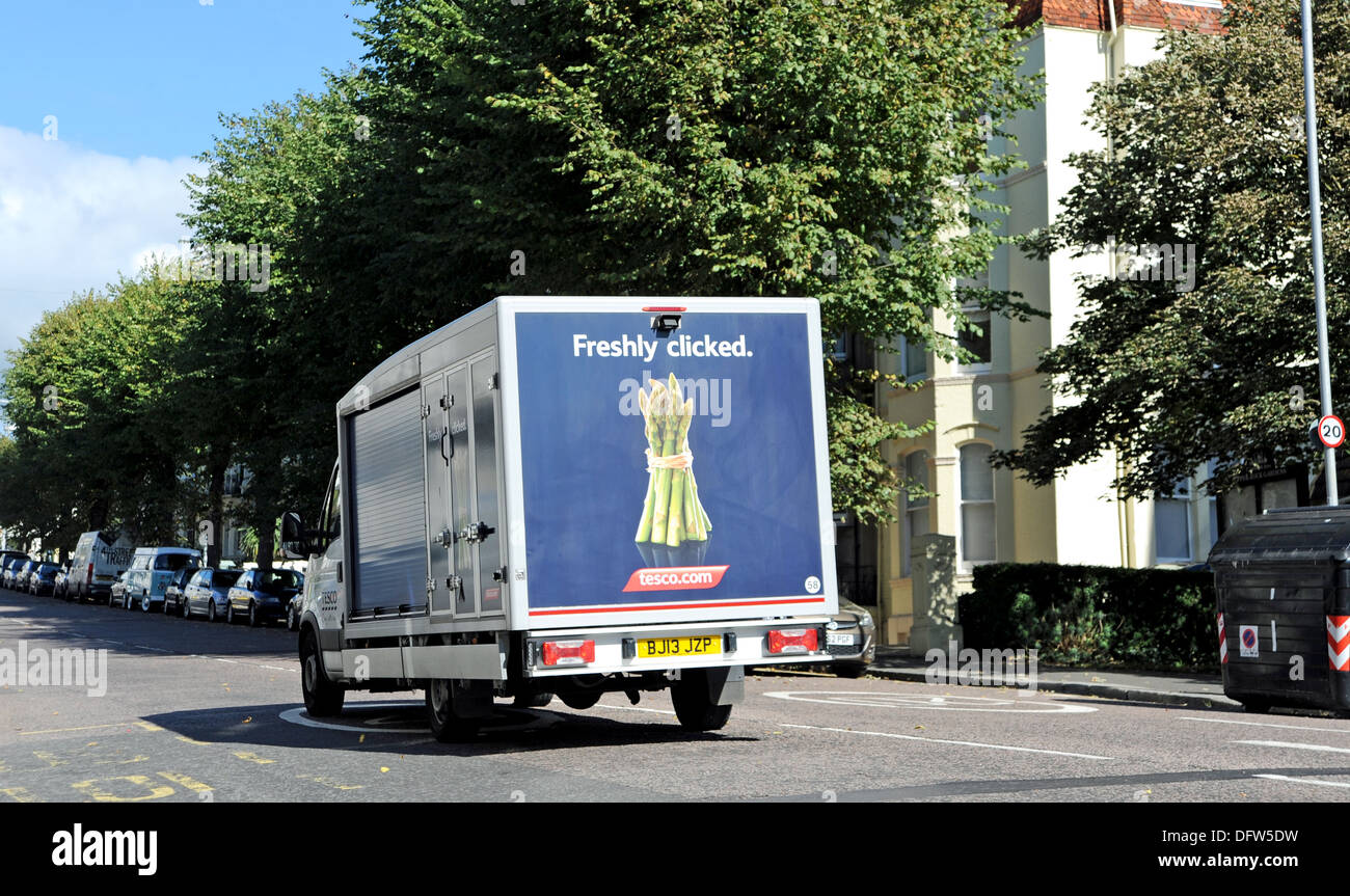 Tesco van hi-res stock photography and images - Alamy