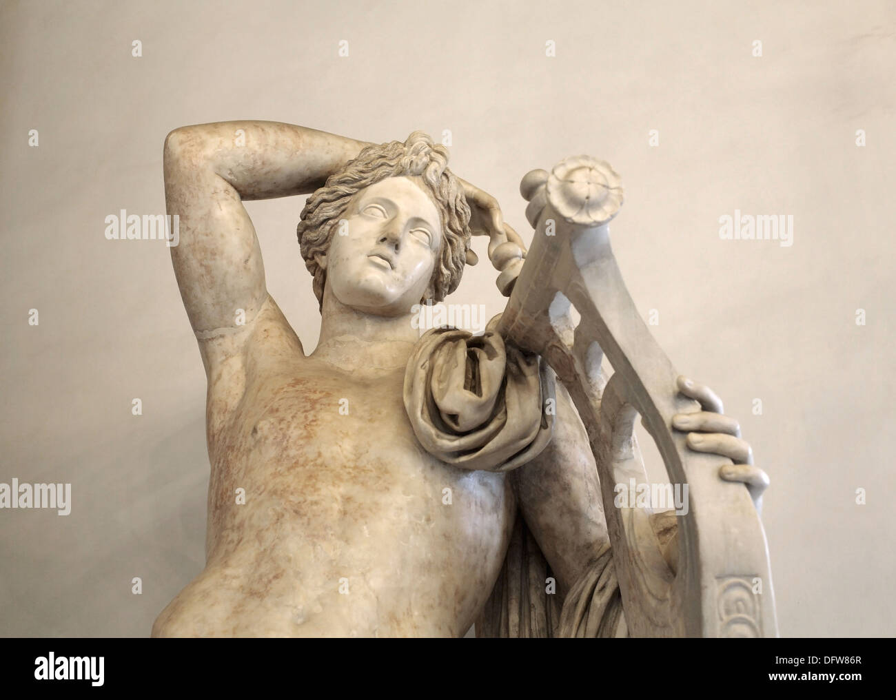 Statue apollo hi-res stock photography and images - Alamy