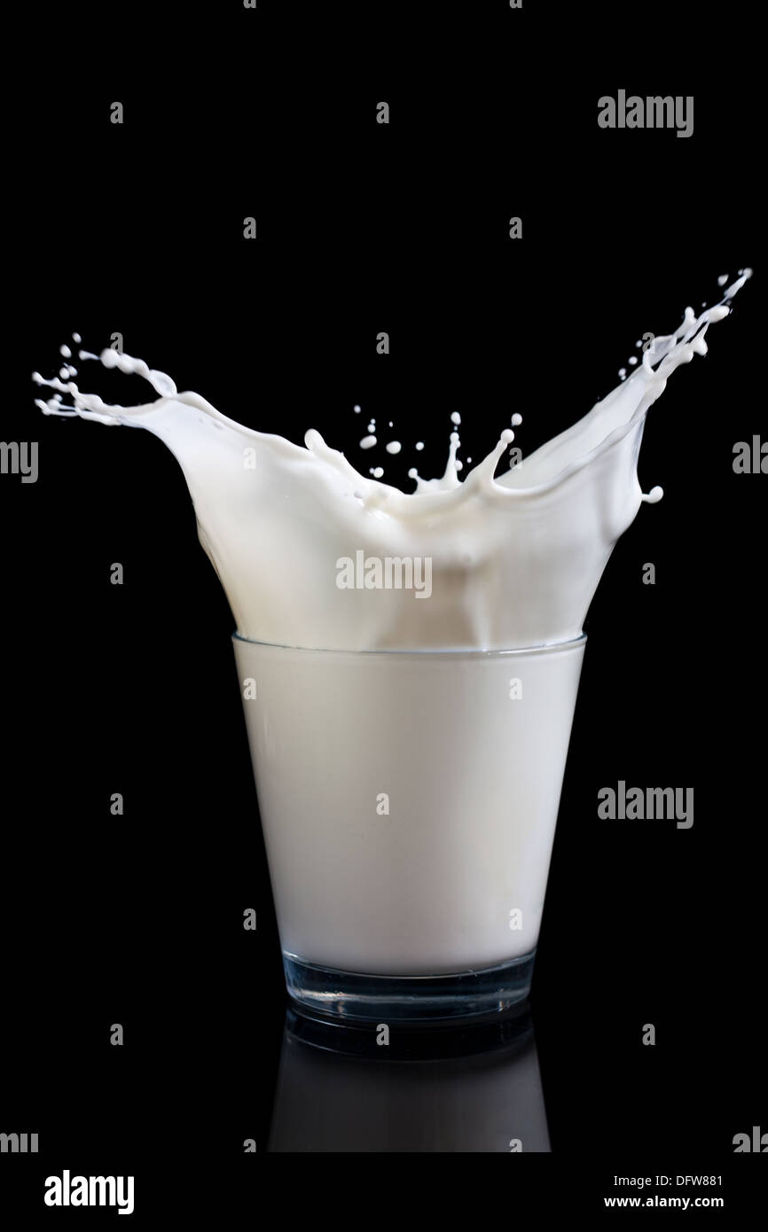 Milk splash hi-res stock photography and images - Alamy