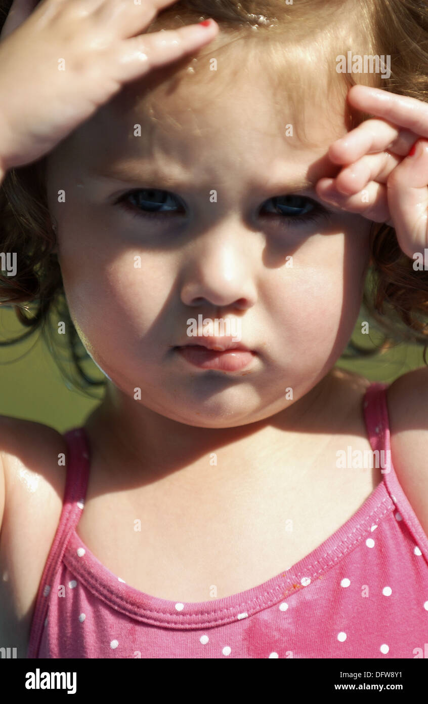 Hand shielding face from sun hi-res stock photography and images - Alamy