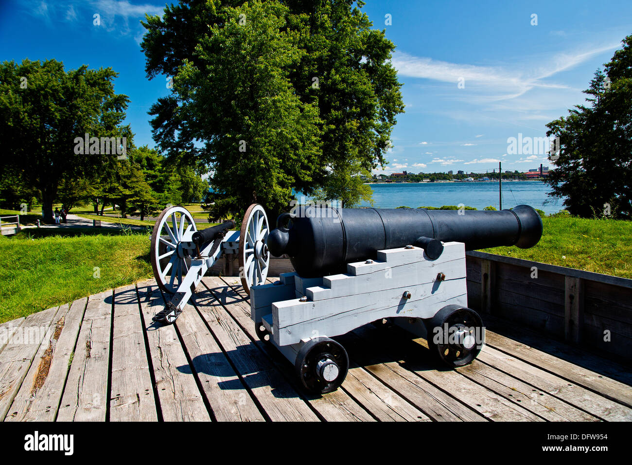 Canada war 1812 monument hi-res stock photography and images - Alamy