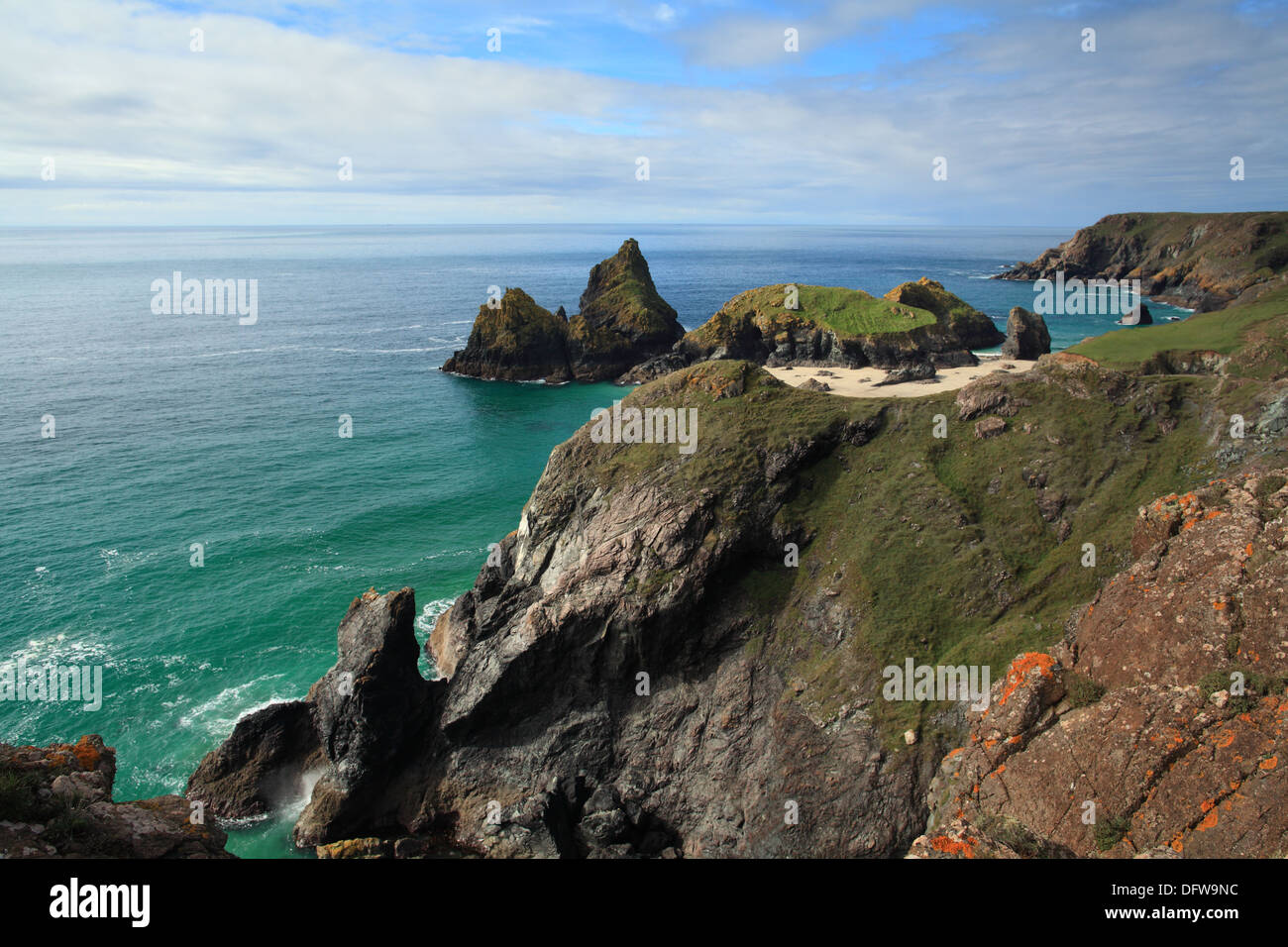 Kynance Cove, The Lizard peninsula, Cornwall, England, UK Stock Photo ...