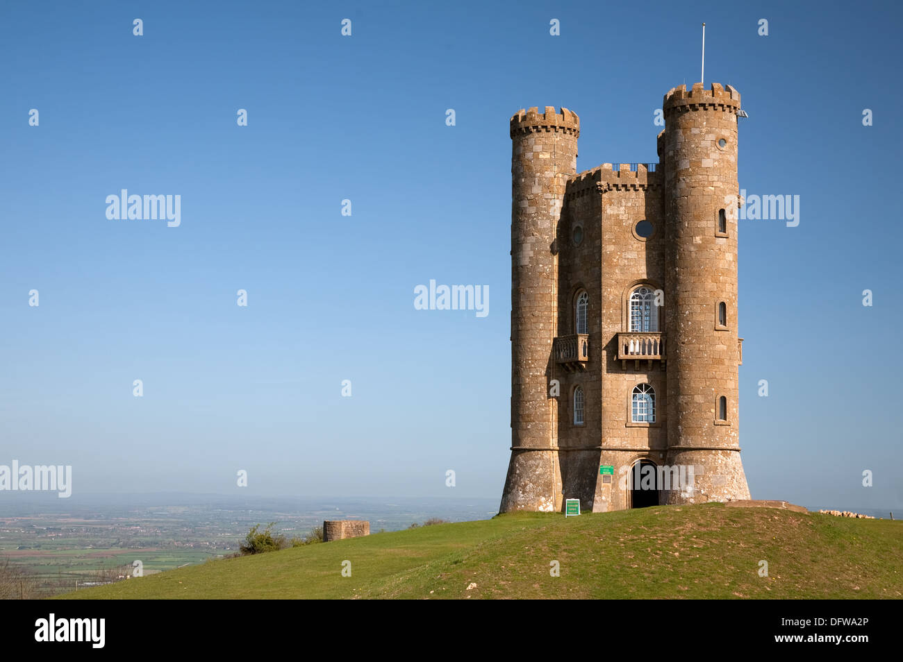 Broadway tower hi-res stock photography and images - Alamy