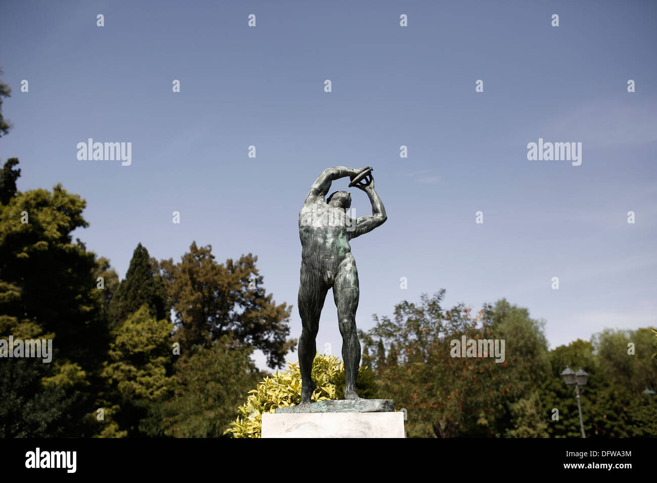 Discus thrower greece hi-res stock photography and images - Alamy