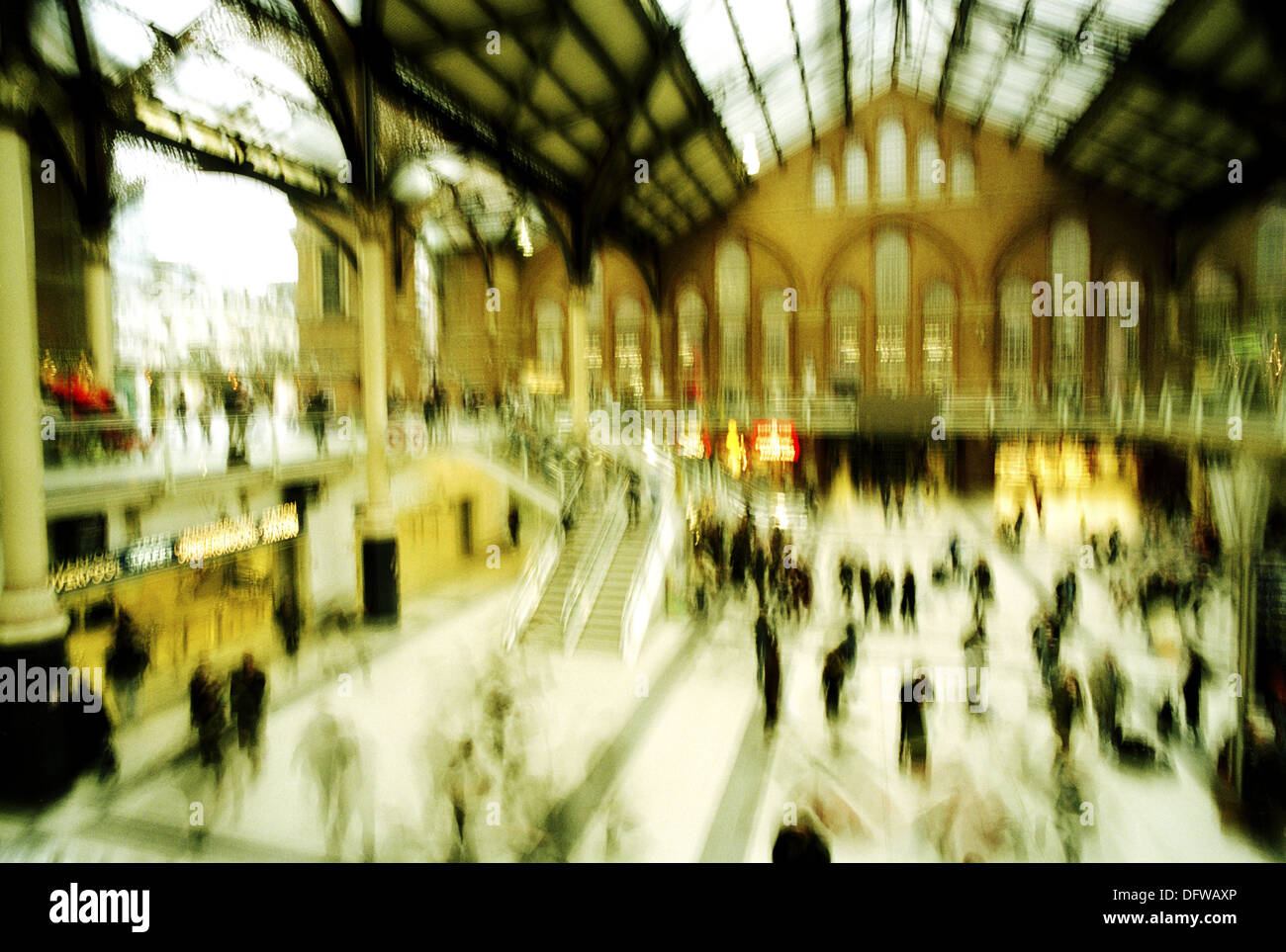 Inside victoria station london england hi-res stock photography and ...