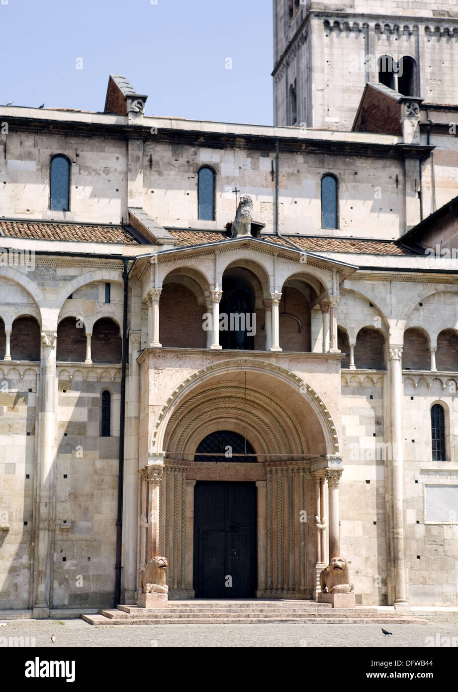 Modena cathedral gate hi-res stock photography and images - Alamy