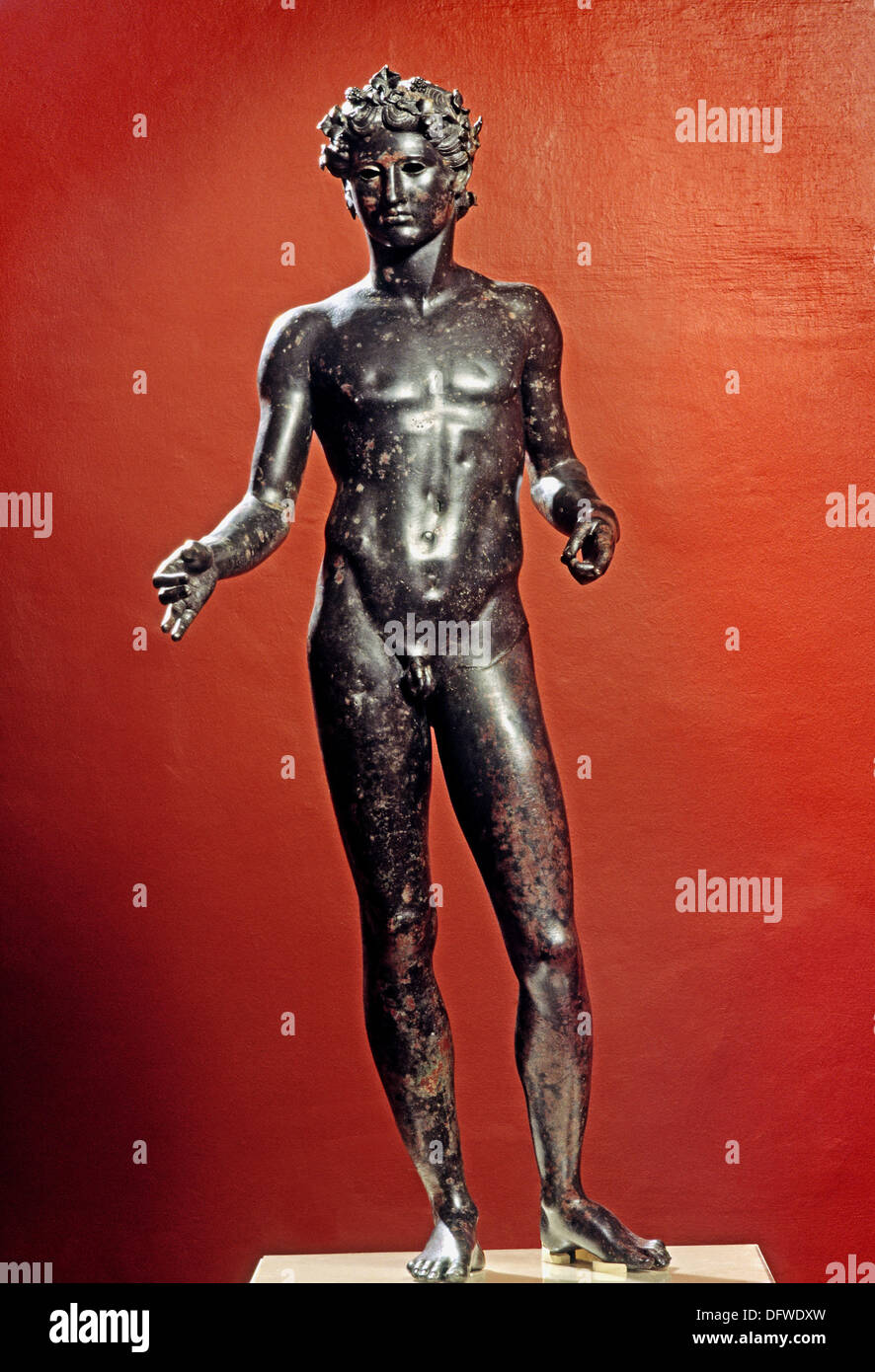 Roman bronze sculpture el efebo hi-res stock photography and images - Alamy