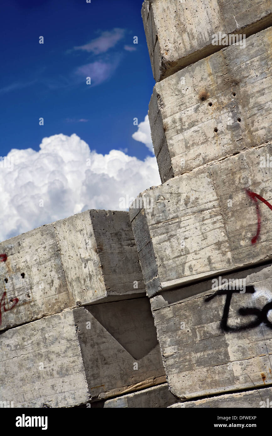 Huge slabs of concrete ballast built and reinforced concrete Stock ...
