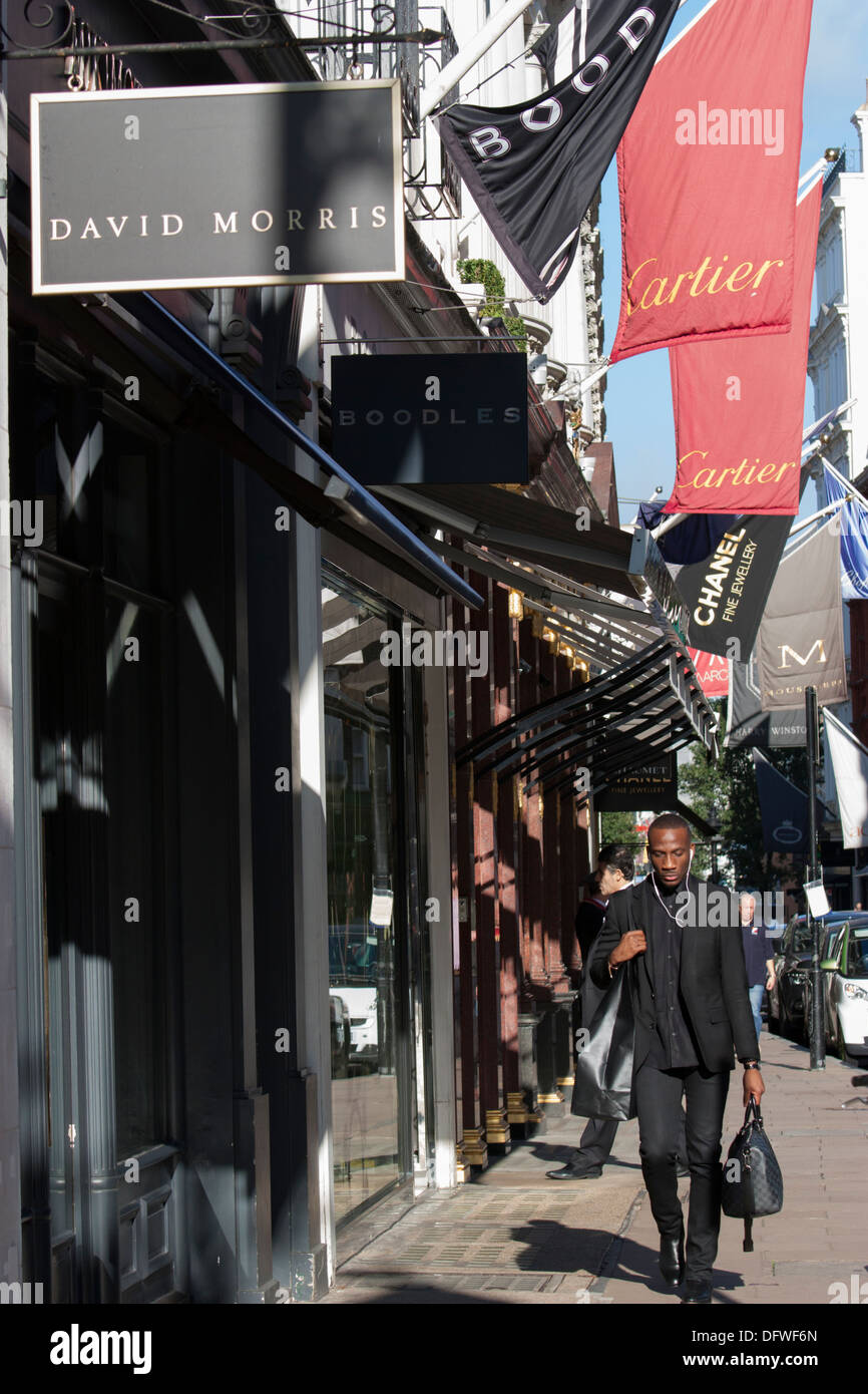 Prestigious fashion street hi-res stock photography and images - Alamy