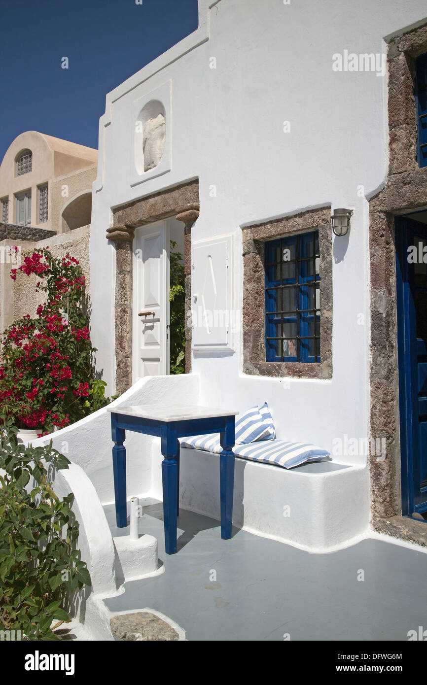 Modern greek house hi-res stock photography and images - Alamy