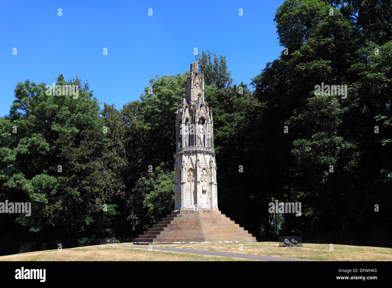 The Eleanor Cross at Hardingstone, Northampton town, Northamptonshire ...