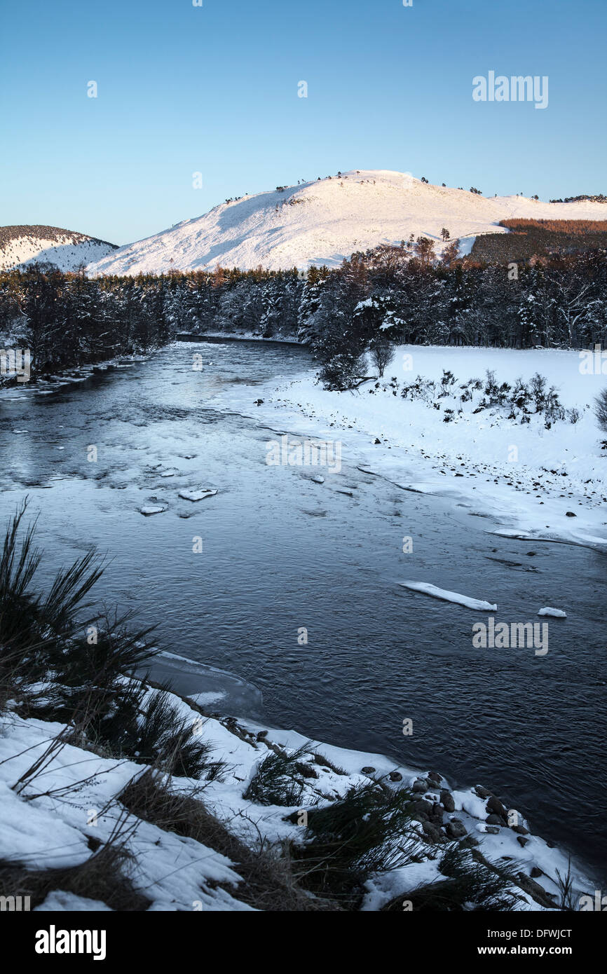 River dee deeside hi-res stock photography and images - Alamy