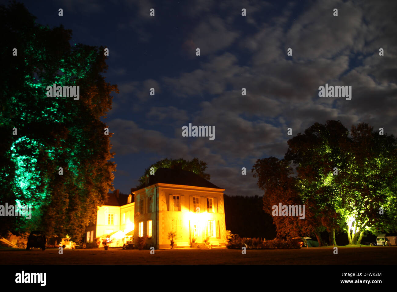 French chateau at night Stock Photo - Alamy