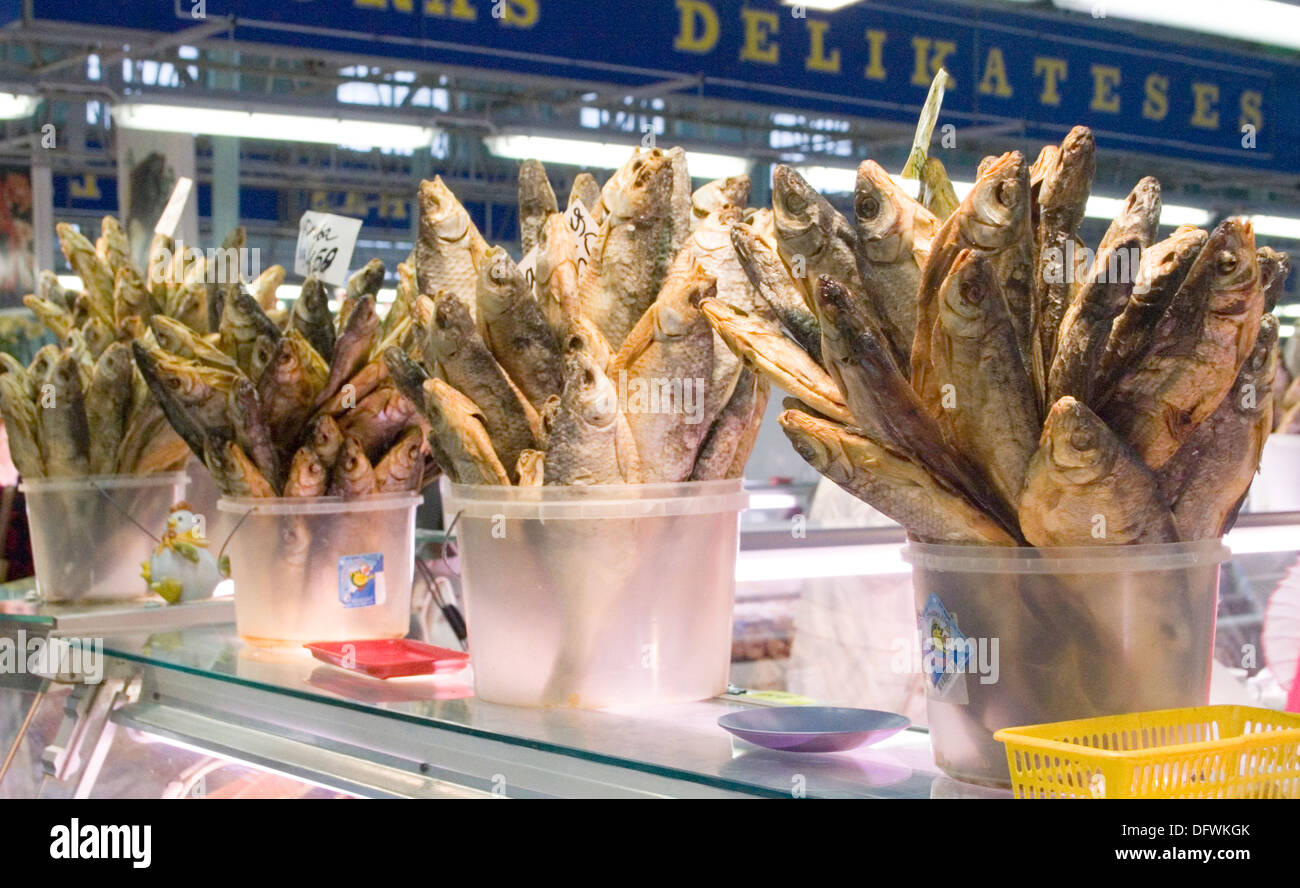 Whole fish market stall breksis hi-res stock photography and images - Alamy