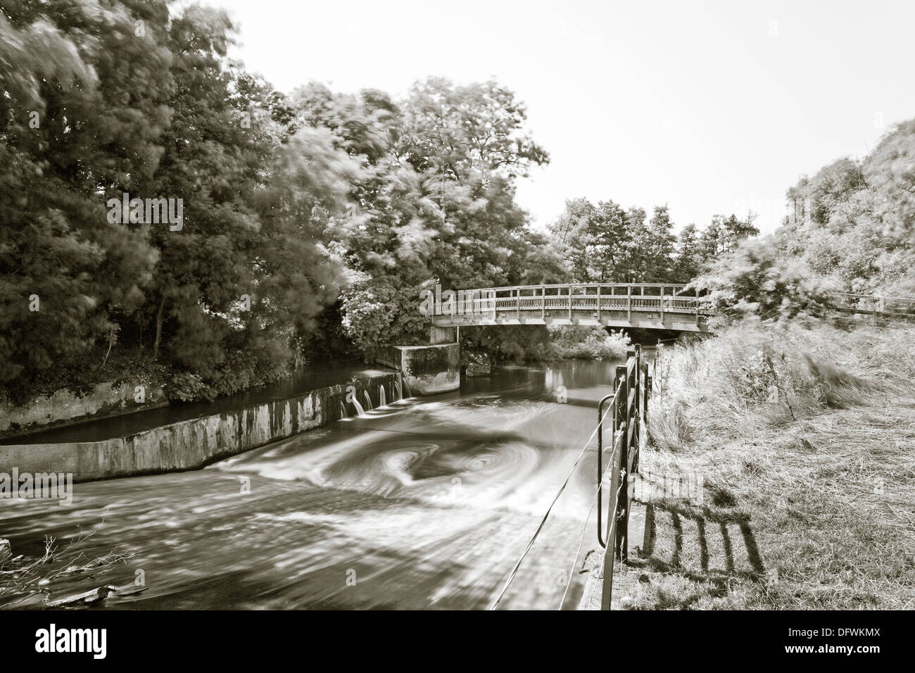 The River Mole flowing under Pixham footbridge in Dorking, Surrey Stock ...